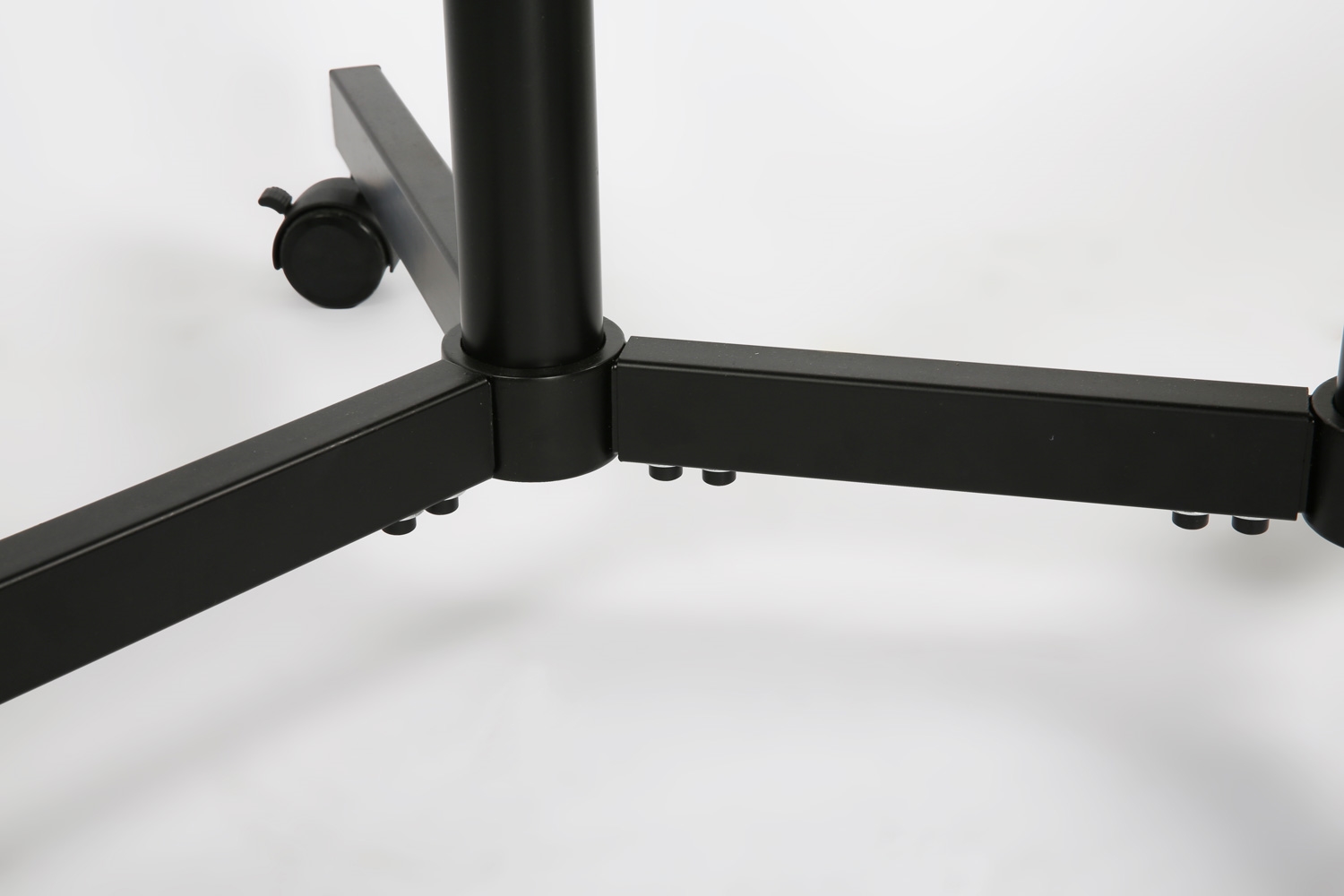 Slim TV Ständer mit rollen | Kaufen bei Skiltex.de